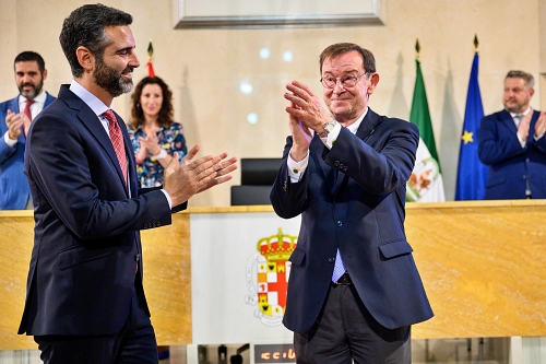 Escudo de Oro al científico y doctor en Física Rodolfo Miranda ...